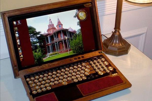 steampunk-laptop-mod | Chisnell.com